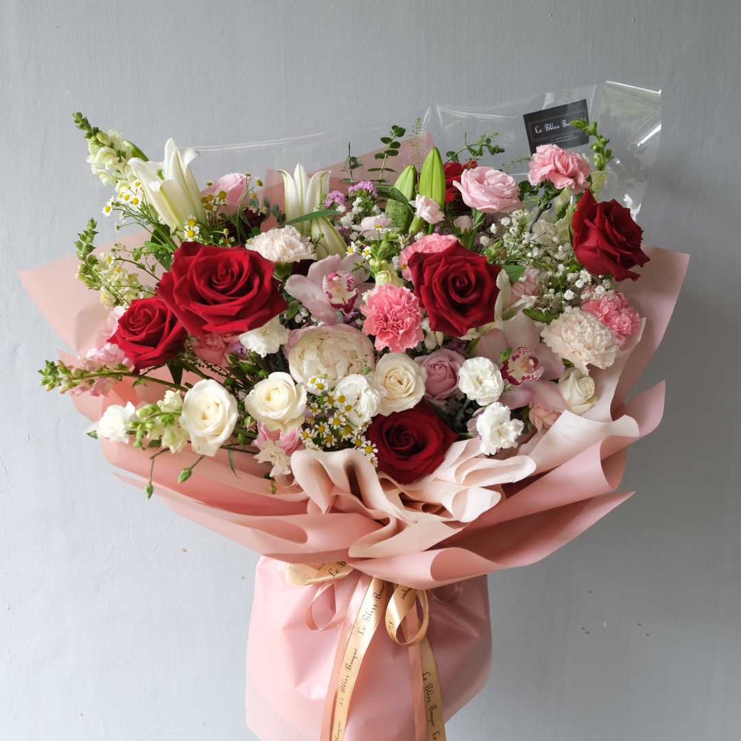 Explorer Rose Peony Human Size Bouquet – Le Bliss Bouquet