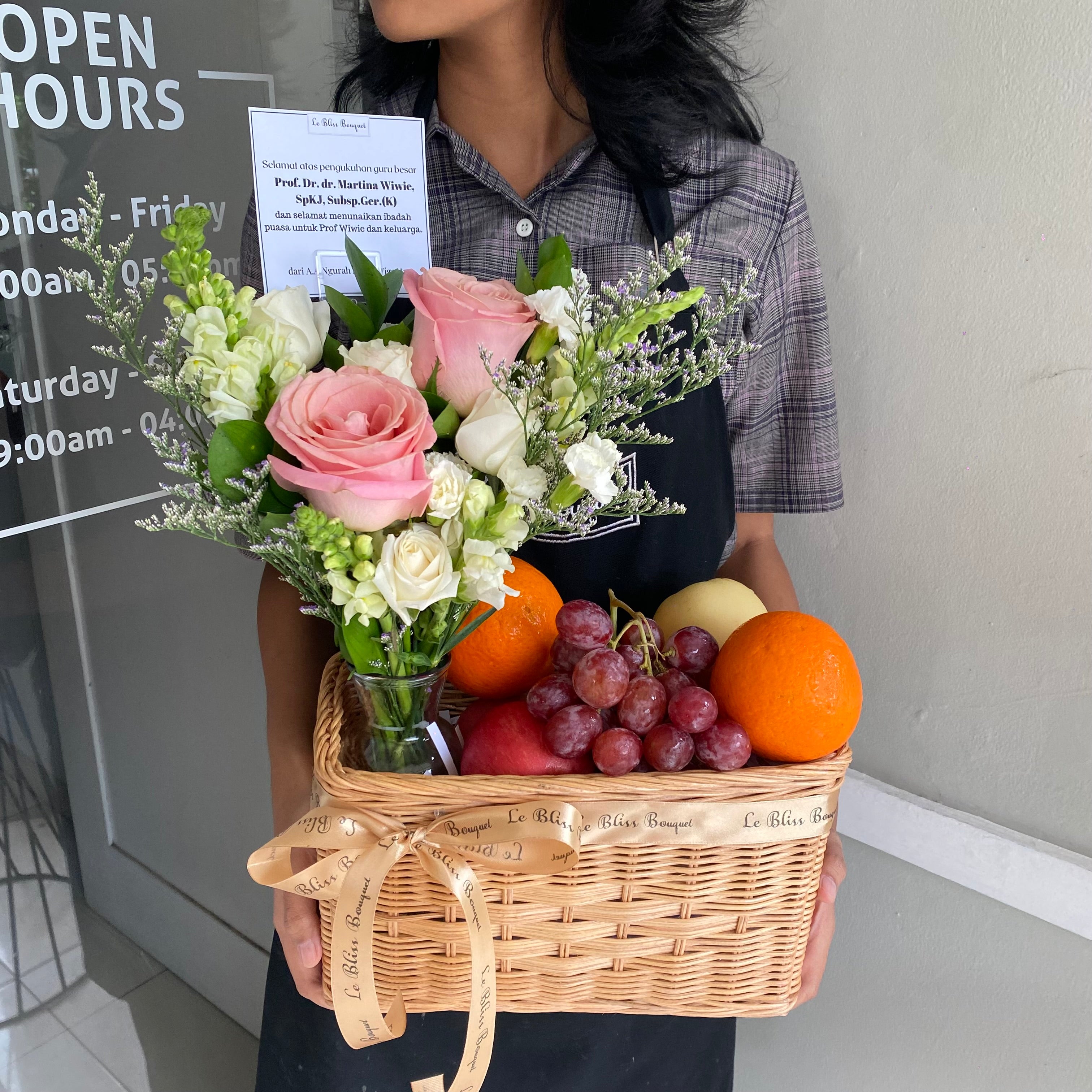 Hermosa Fruit Parcel | Parcel Buah – Le Bliss Bouquet